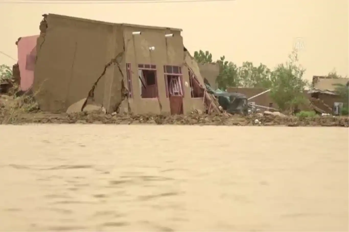 Death toll from Sudan floods rises to 132 after dam collapse - [İLKHA ...
